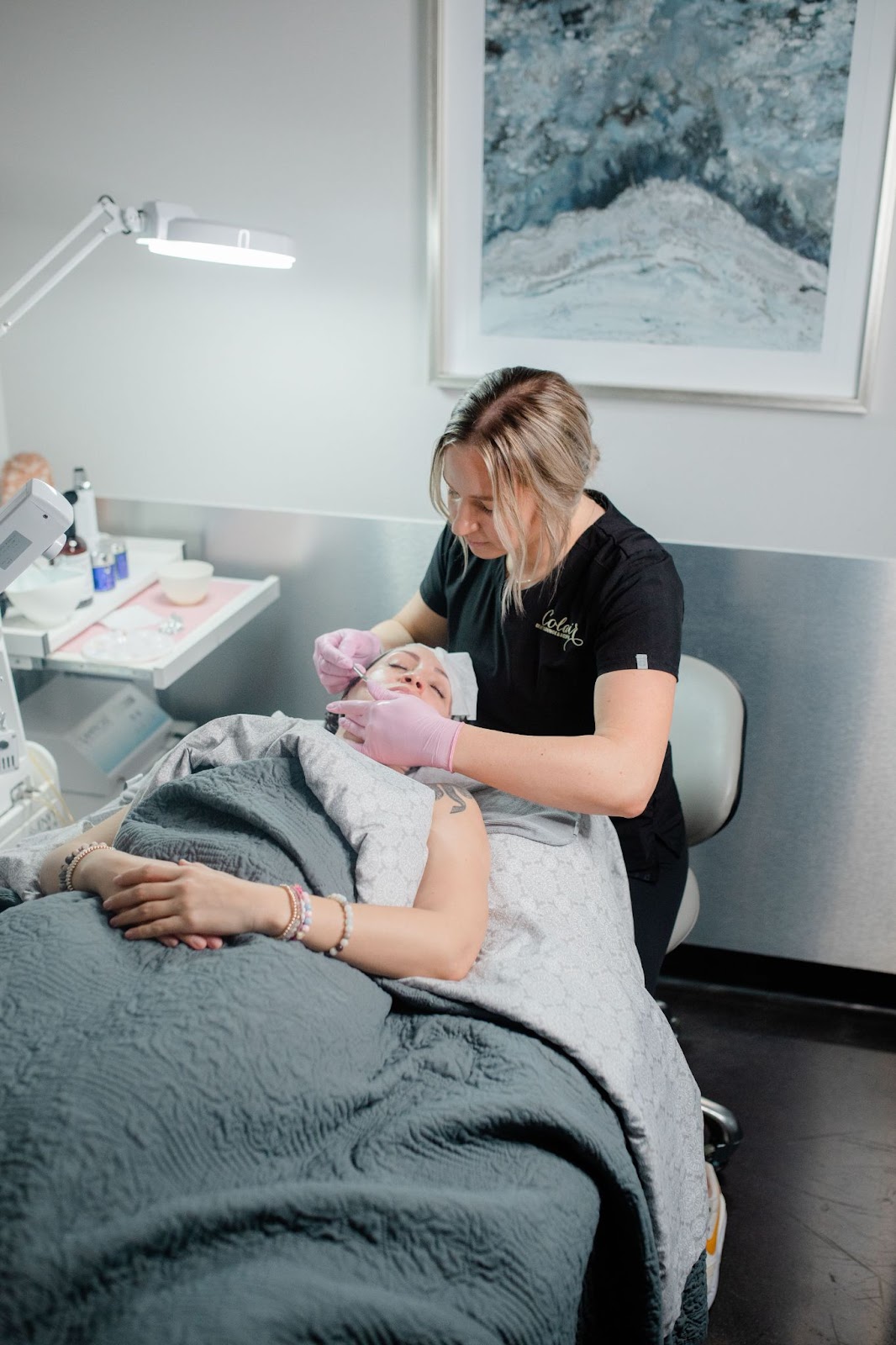 Discover the Perfect Facial at Colair Beauty Lounge!