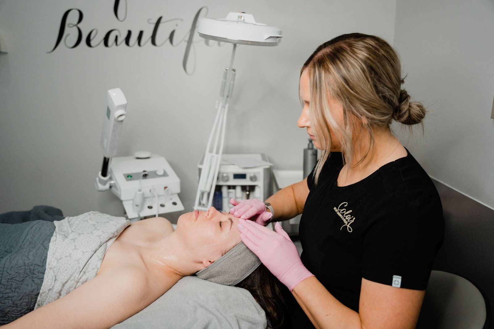 Discover the Perfect Facial at Colair Beauty Lounge!